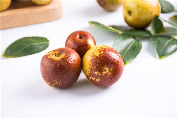 Red date tree laden with fruit — omen? Dream Analysis