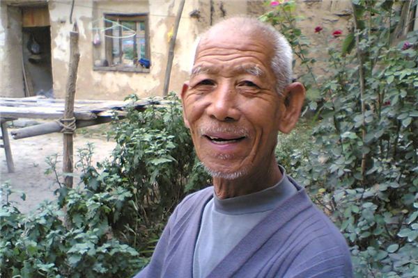 What Does It Mean to Dream of Your Maternal Grandfather?